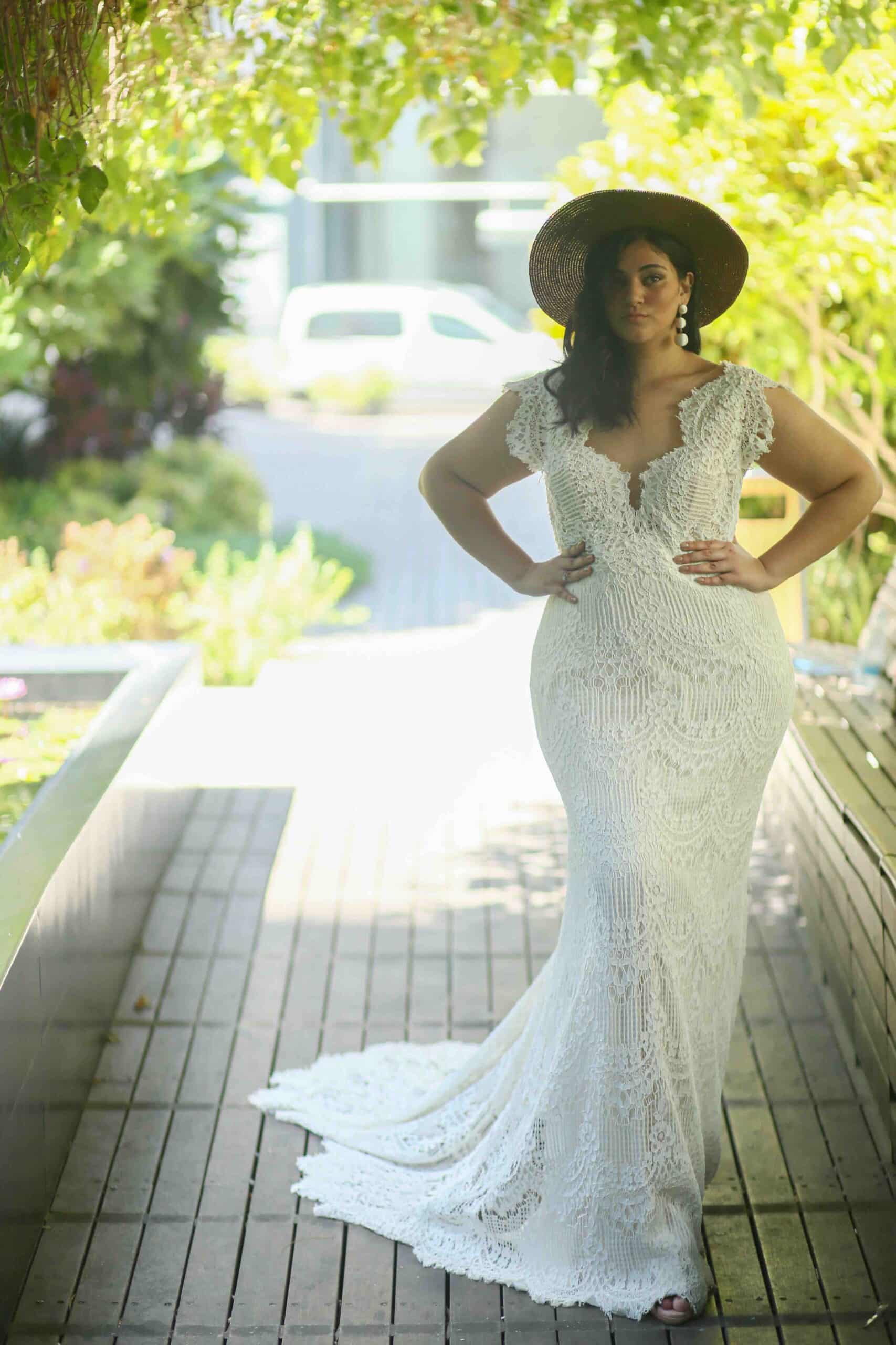 6 Romantic Plus Size Wedding Dresses That Will Make You Fall in Love ...